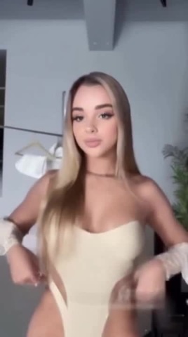 Emma Heesters gets dressed - Coub