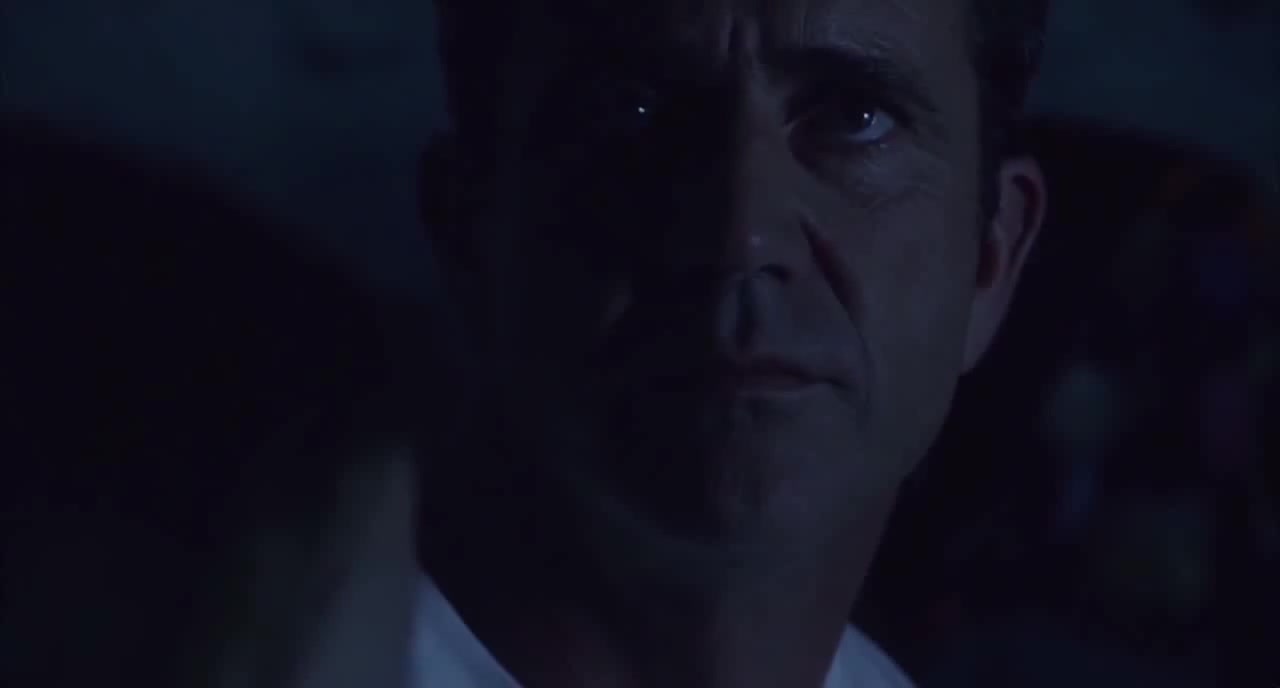 Signs 2002 - Scene of the alien on the roof [HD/720p] - Coub