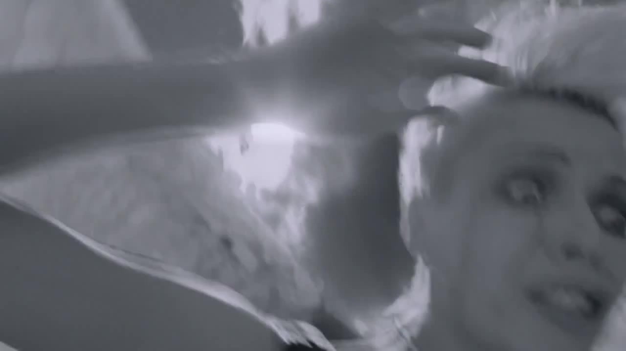 Angel-A (2005) dir: Luc Besson - Coub