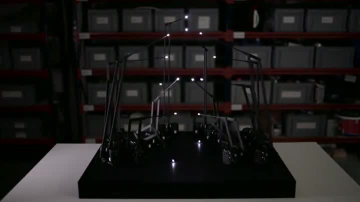 A kinetic sculpture that mimics a walking person - Coub