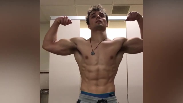 Joshua flexes his muscles - Coub