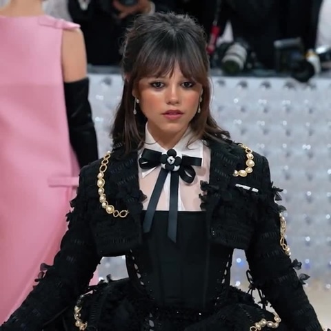 Ghostface was spotted at the Met Gala last night - Coub