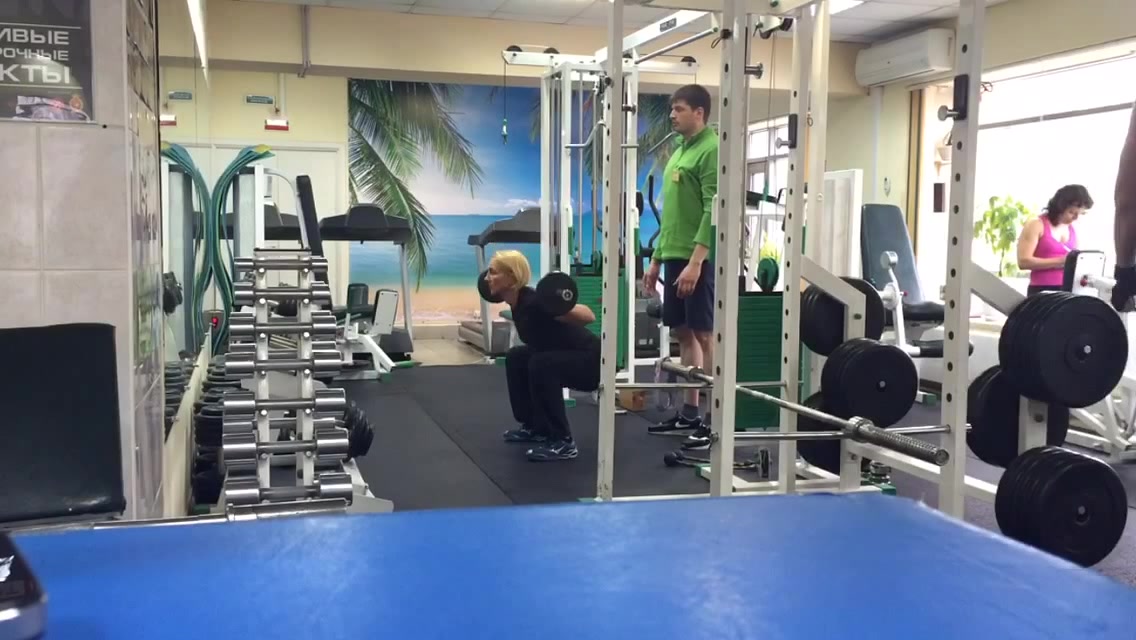 Lena's ultimate squat - Coub