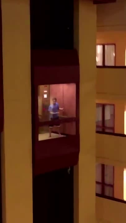 Kid dances in an elevator - Coub