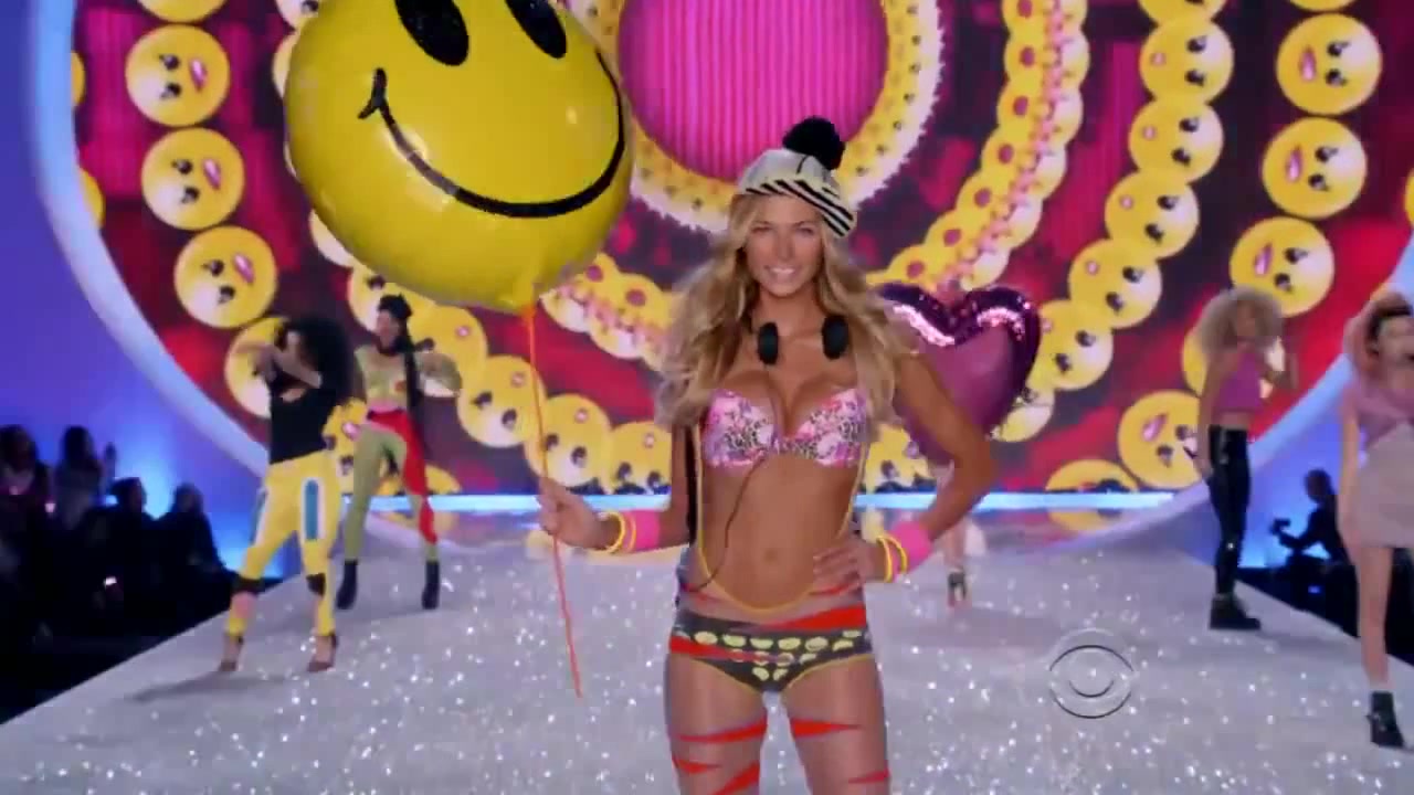 2013 Victoria's Secret Fashion Show "PINK Network" - Coub