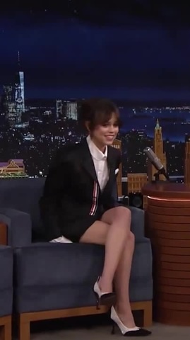 Those Legs of Jenna Ortega - Coub