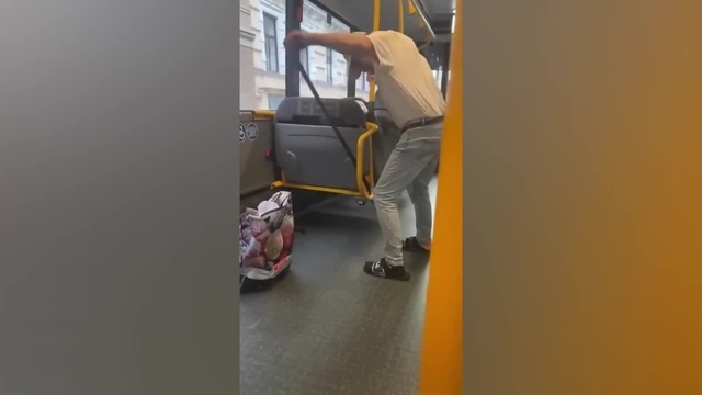 workout in bus - Coub