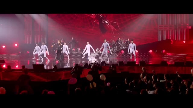 Mylène Farmer - Désenchantée (Timeless 2013 Live) - Coub