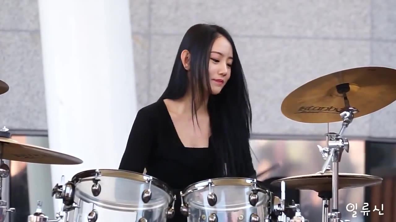 Fast Female Korean Drummer 𝄞 - Coub