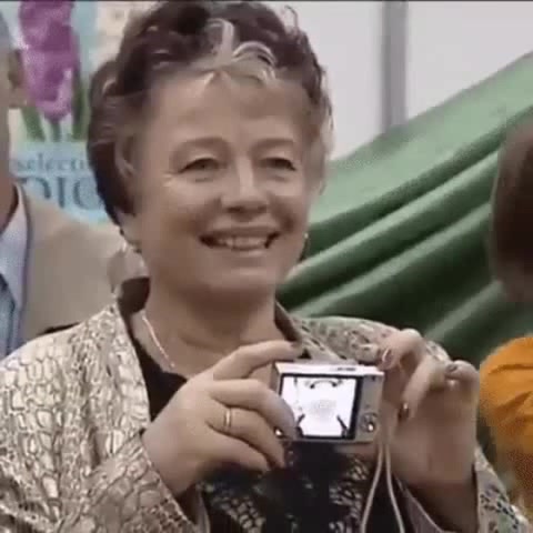 old woman with camera - Coub