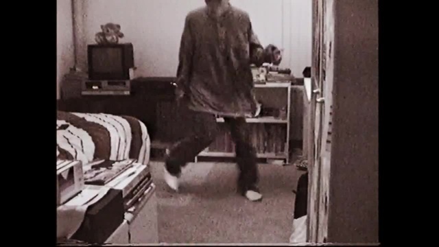 dancing (shuffle) to Everybody In The Place (The Prodigy) - Coub