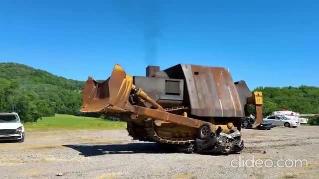 Legendary dozer @whistlindiesel (Killdozer2.0)Komatsu D355A - Coub