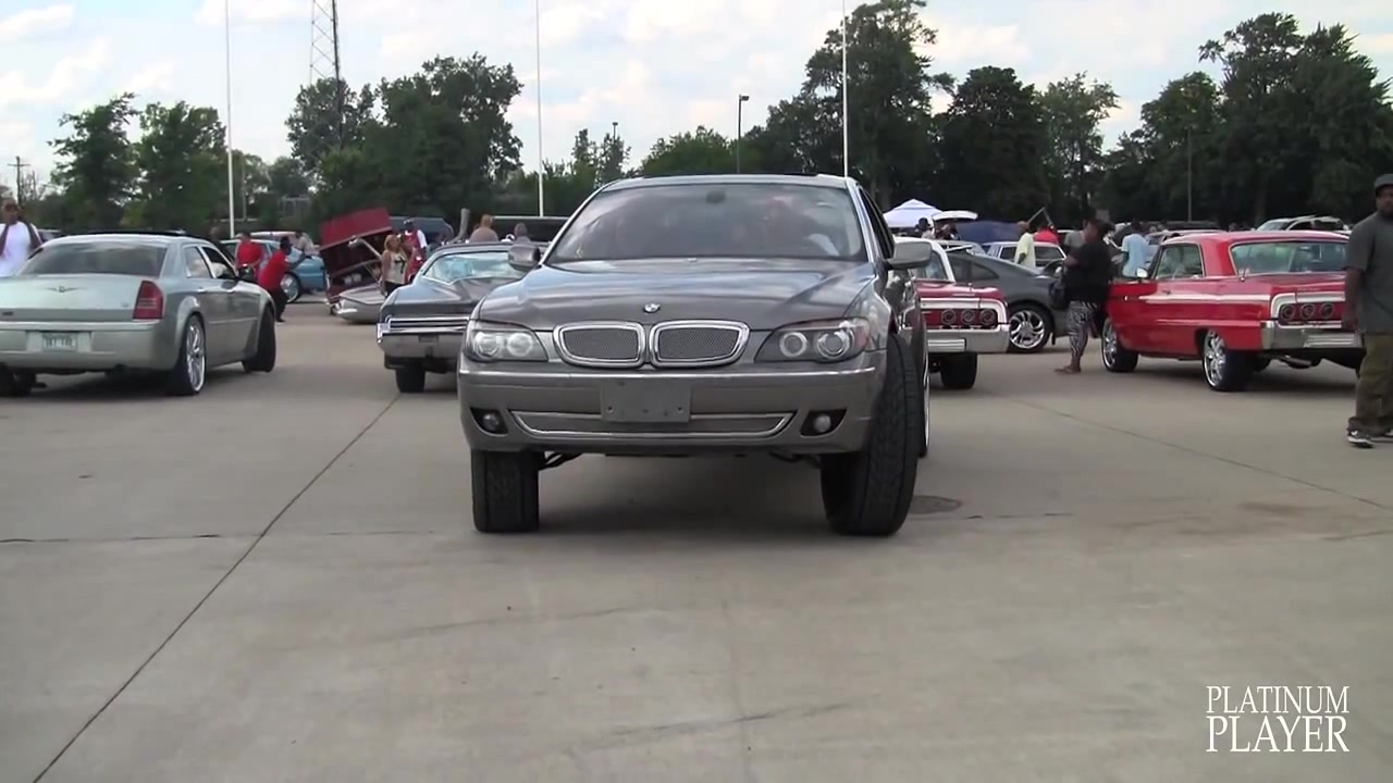 BMW 750Li on 30 INCH RIMS- DETROIT - Coub
