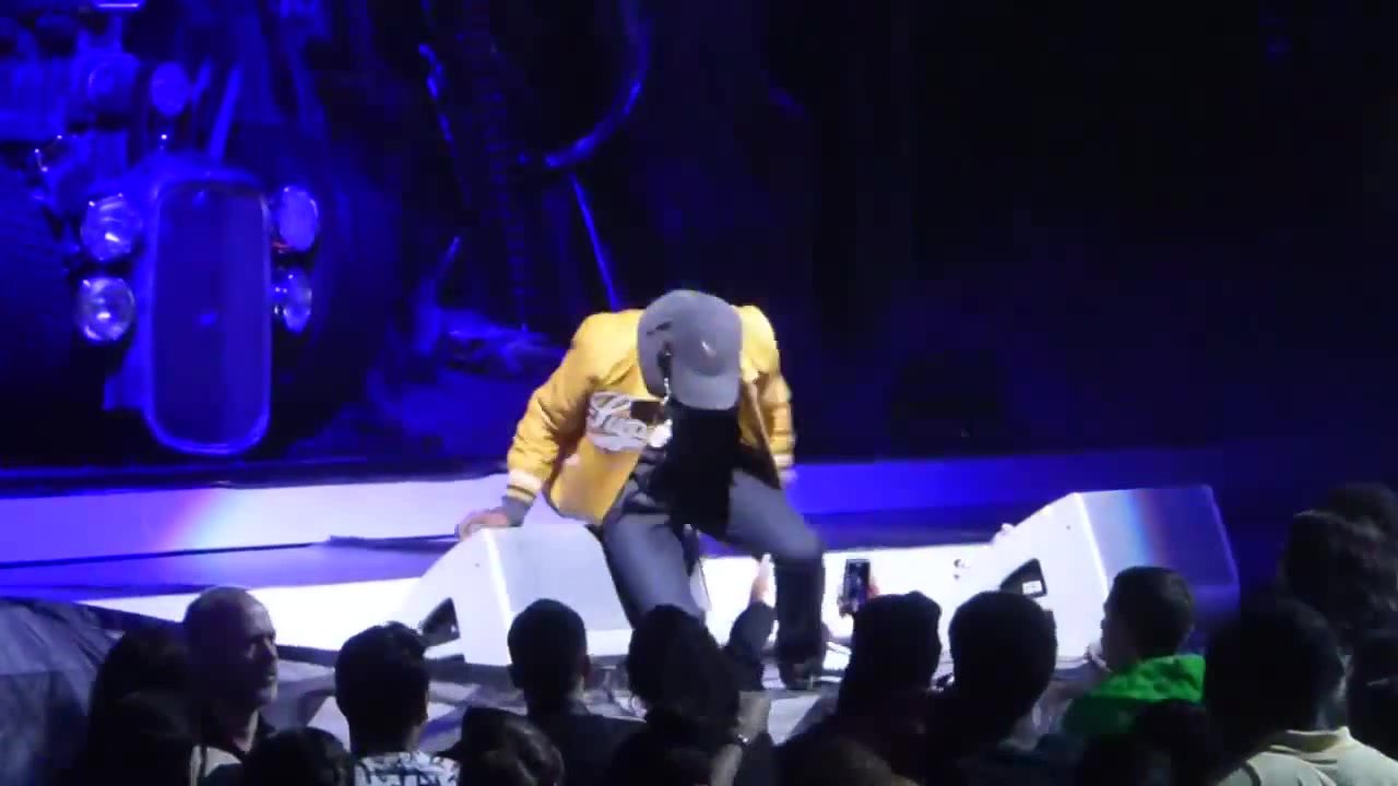 "Antidote (Travis Trips Falls Off Stage)" Travis Scott@Wells Fargo ...