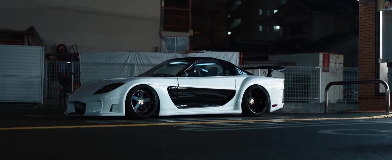 White Veilside Mazda RX-7 | PIECES (ft. Holly Rene) - Coub