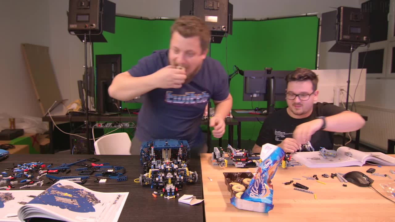 TheVR Karácsonyi LEGO Stream - Coub