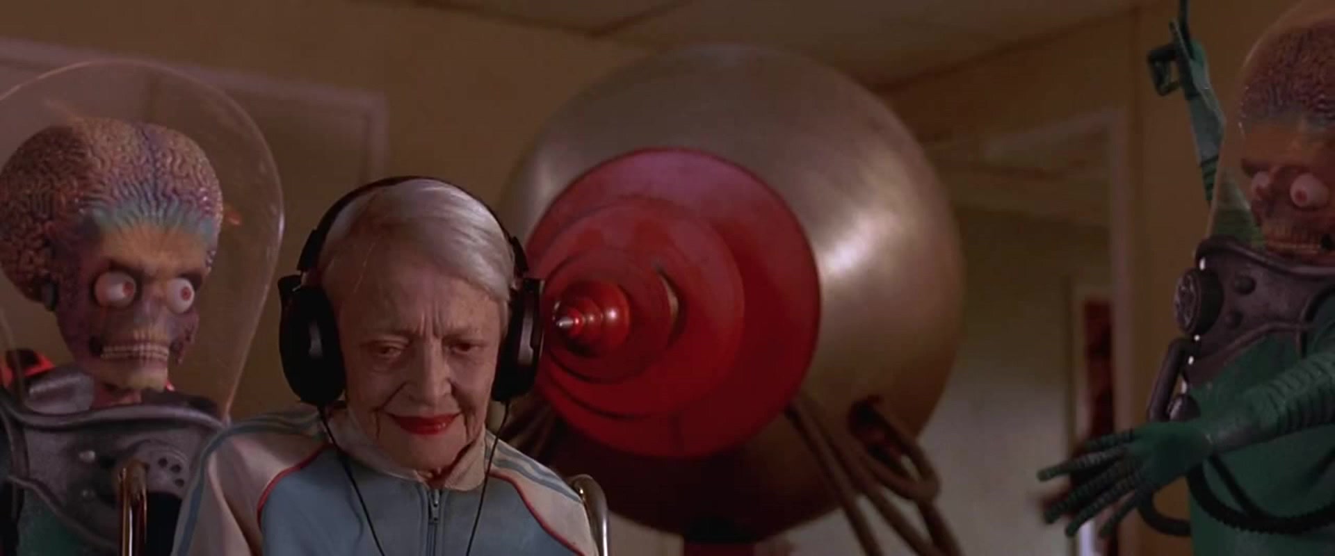 Mars Attacks: Grandma's Music - Coub
