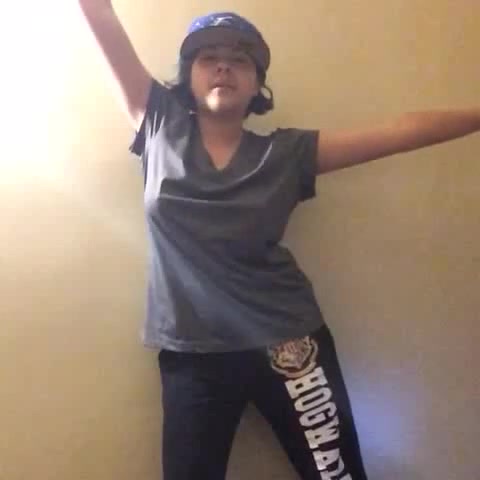 I HIT MY HEAD ON THE WALL WHEN I GASPED AND MY FACE HIT A BOX 😂😂😂 - Coub