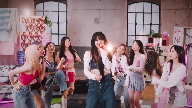 TWICE - Queens of Hearts - Coub