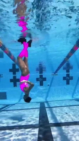 Русалка-хамелеон Underwater Moonwalking - Coub