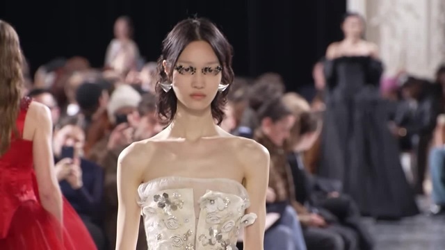 JEAN PAUL GAULTIER BY SiIMONE ROCHA HAUTE COUTURE SPRING 2024 SHOW - Coub