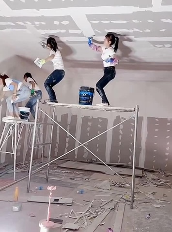 Young girl with great cement mortar skills-Great engineering in construction - Coub