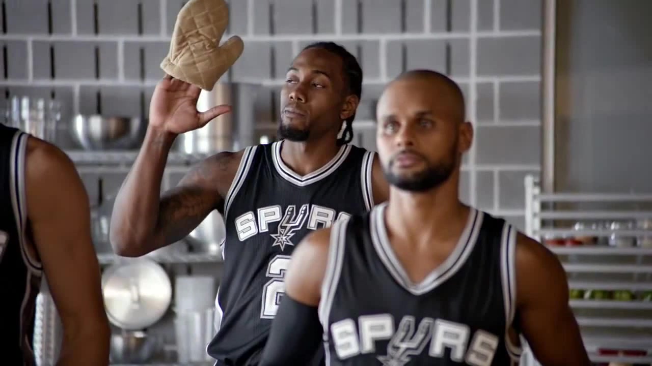 my oven mitt's too small - Coub