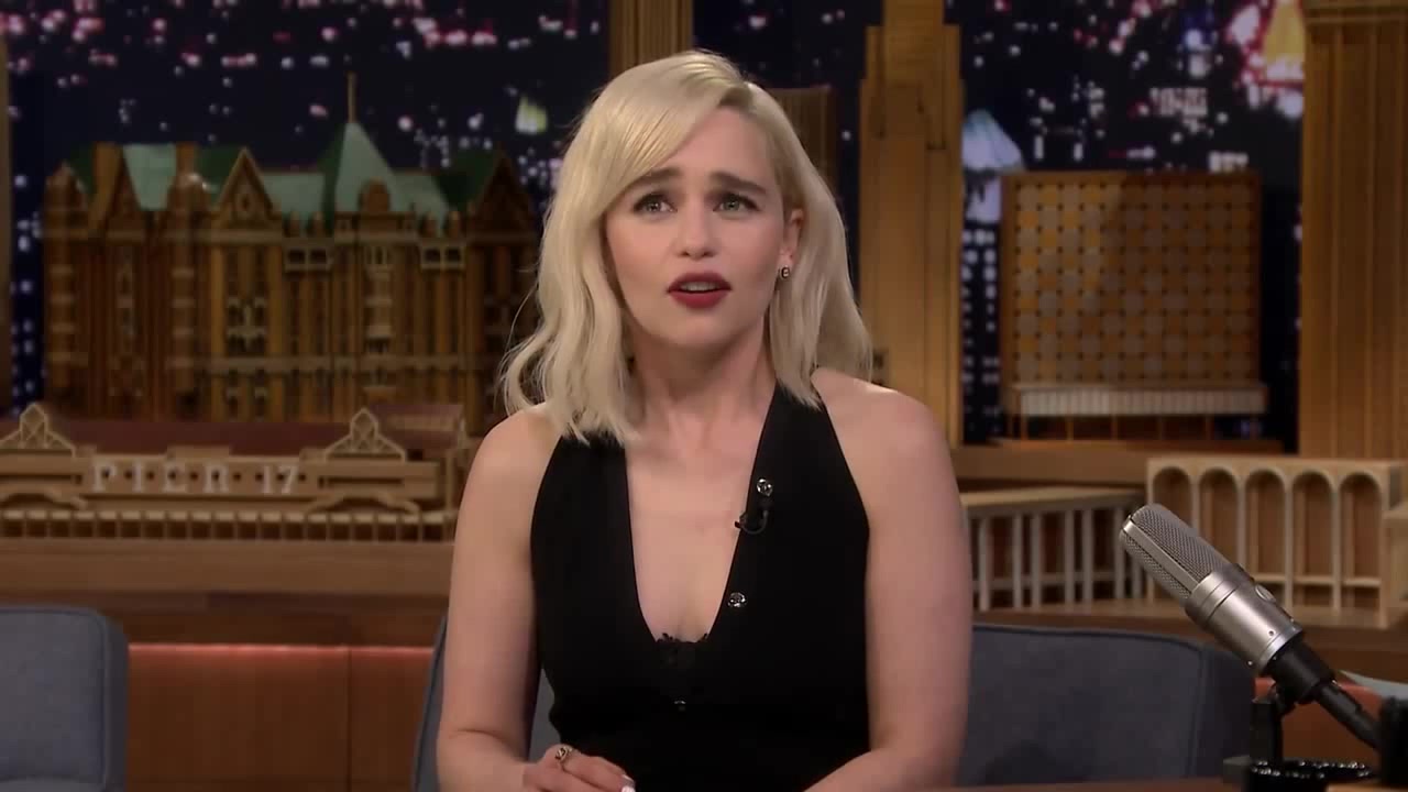 Emilia Clarke Shows Off Her Embarrassing Wookiee Impression - Coub