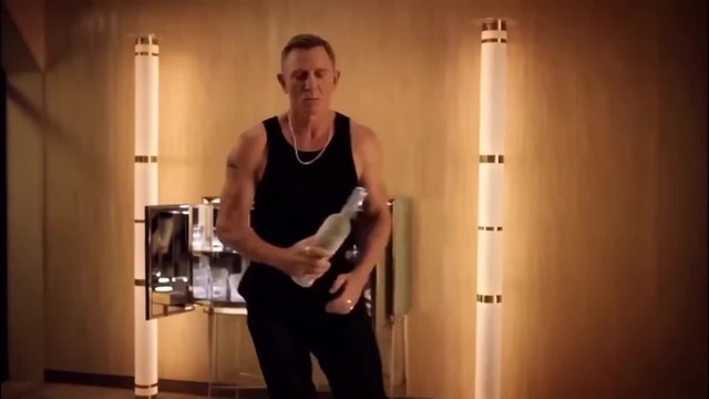 Vodka Daniel Craig - Coub