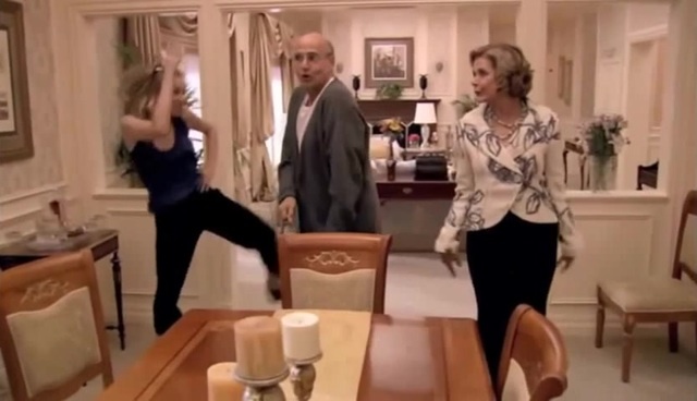 Arrested Development - Chicken Dance (Whole Family) - Coub