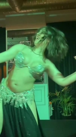 Beautiful Turkish dancer's belly dance🥰 - Coub
