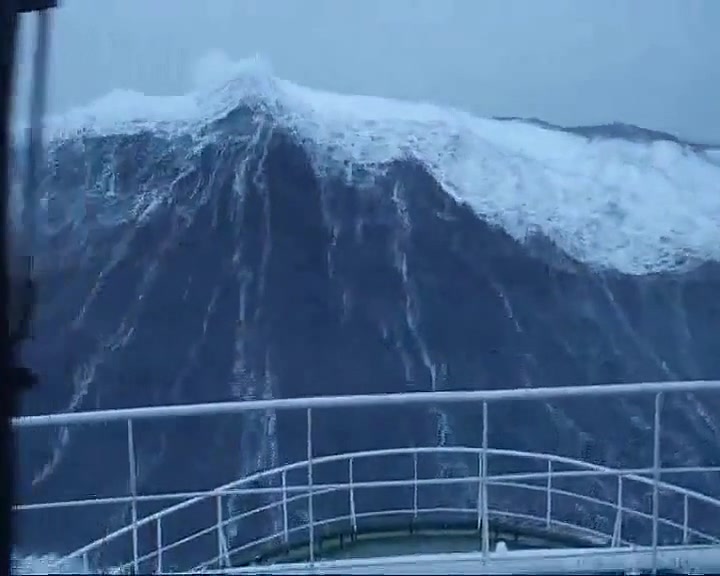 Giant Waves in Bering Sea Crashing Onto Ship - Coub