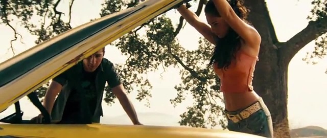 Megan Fox починит твою машину - Coub