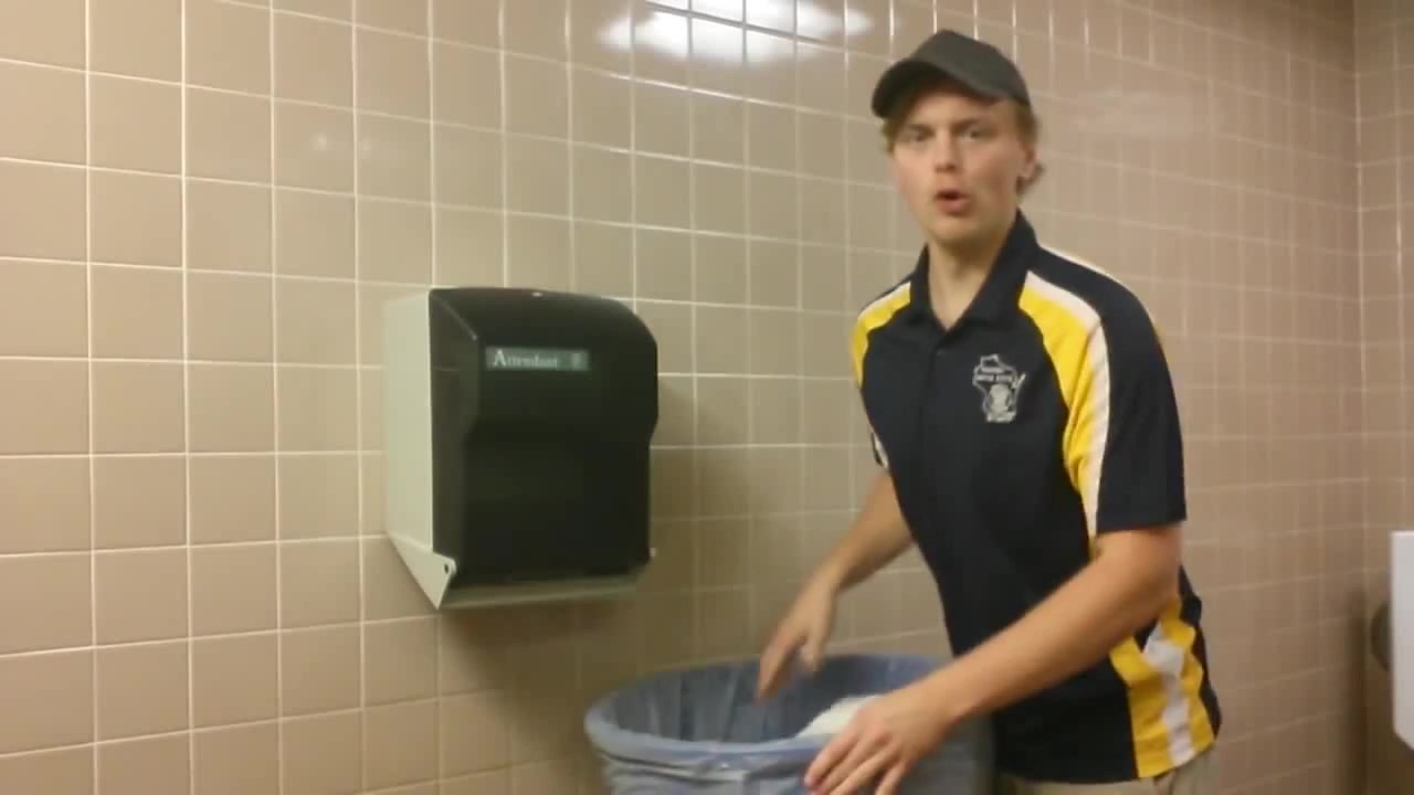 Wipe It Like It's Hot - Gus Johnson Comedy Short - Coub