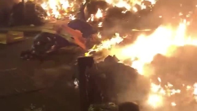 Paris est en feu. - Coub