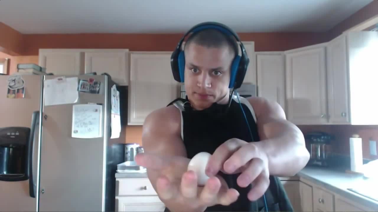 Tyler1 Cooking Show - Tyler1 breaks eggs - Coub