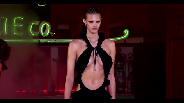 Alexander Wang FW 2022 Show - Coub