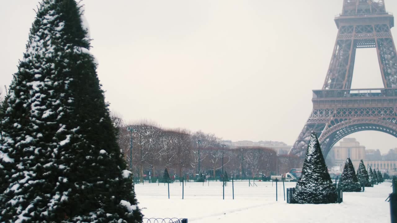 #Cinemagraphs Paris Snow - Coub