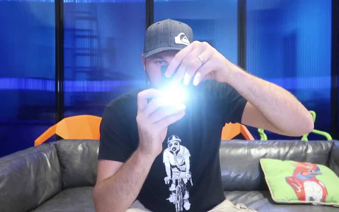 6 Flashlight Gadgets put to the Test 3 - Coub