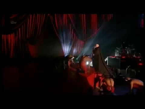 Madonna Falls : Brits 2015 - Coub