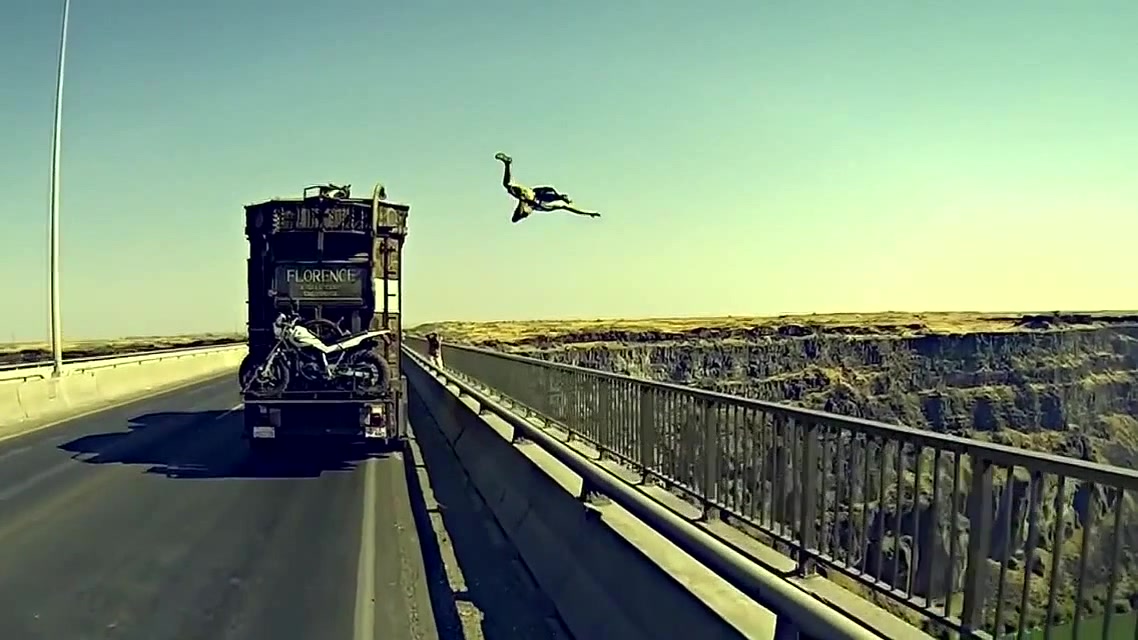 Slow parachute jump - Coub