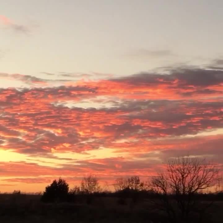I'll forever appreciate a good Kansas sunset. Hope your Sunday is beautiful. #BeatlesSunday - Coub