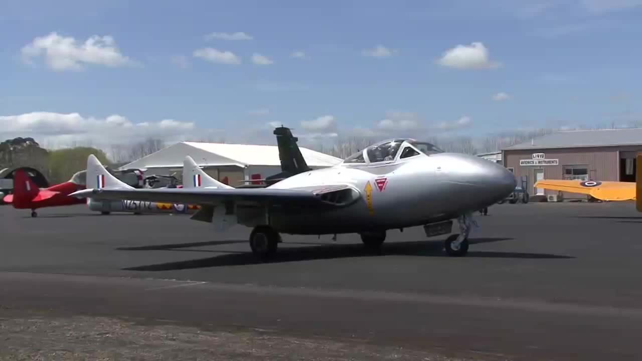 de Havilland Vampire Jet - Coub