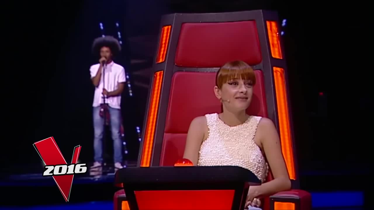 David Gomes sings “Crazy in Love - Coub