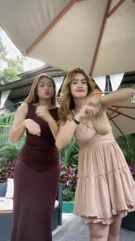 Two girls dance again - Coub