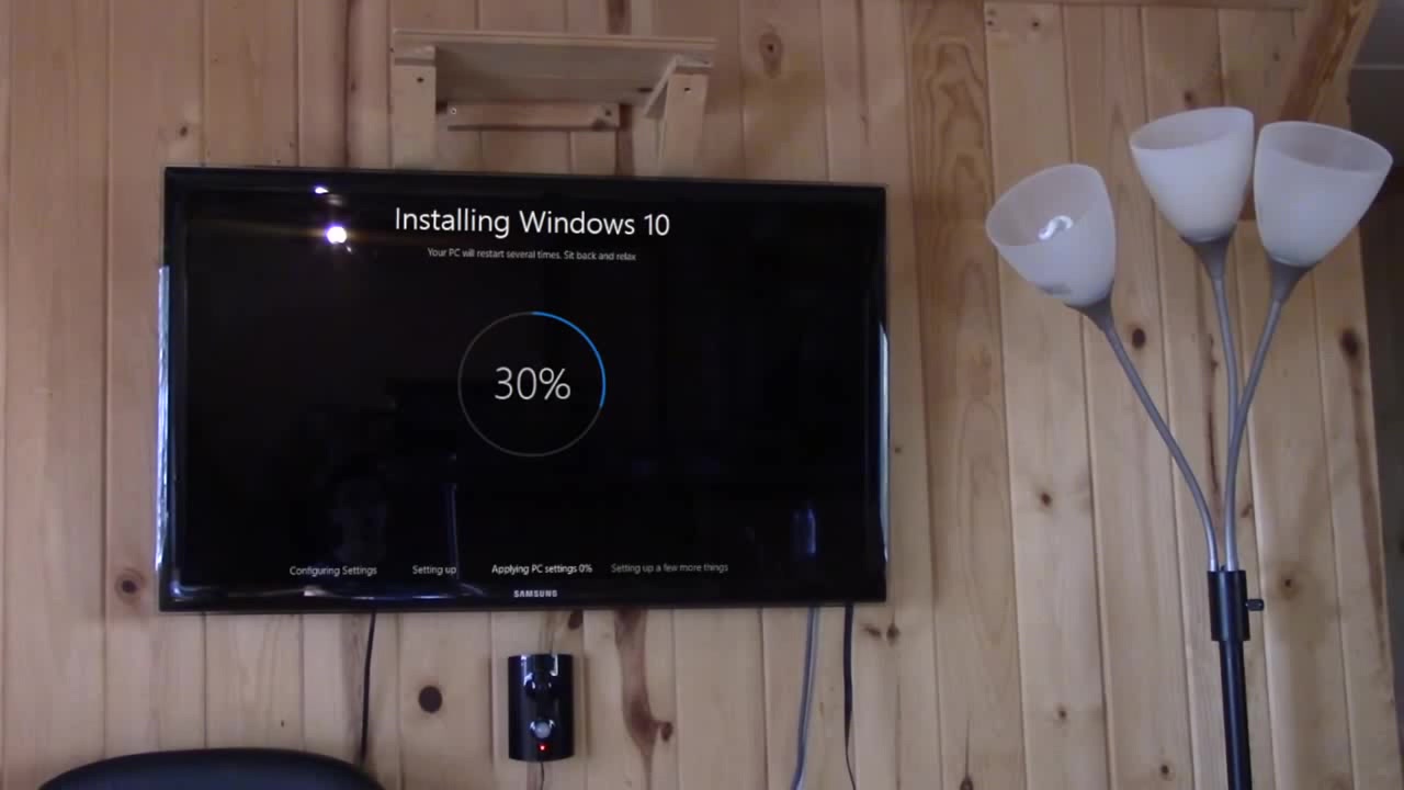 Trying to Escape Windows 10 - Coub