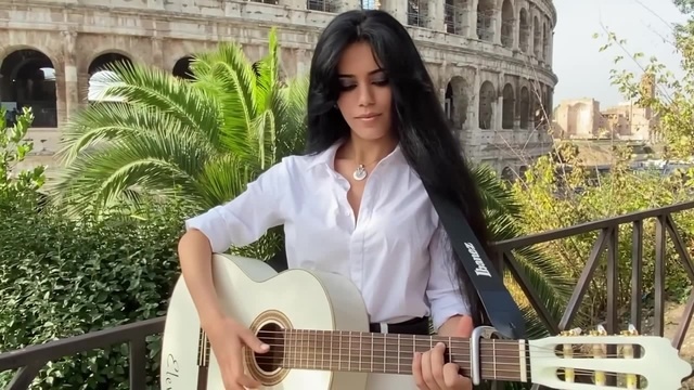 Elena Yerevan - L'Italiano🇮🇹 - Coub