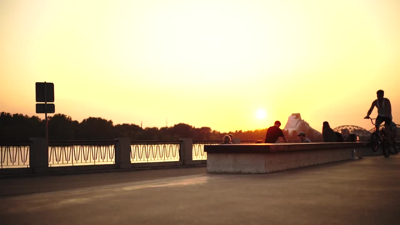 @erixbmx sunset in RigaTown - Coub