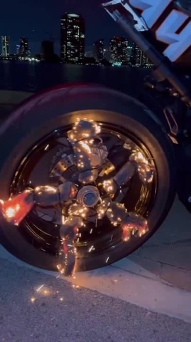 Metallica Fuel motorcycle Feuerwerk - Coub