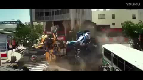 Transformers׃ The Last Knight "Bumblebee Vs. Barricade" [Promo Clip] - Coub